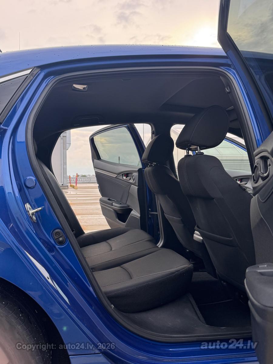 Blue Honda Civic 2018 in Tallinn, with an engine capacity of 1.00 L and mileage of 134 thousand km for 14900 €, photo 17 on AUTOMOTO.COM.LV