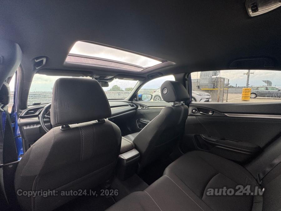 Blue Honda Civic 2018 in Tallinn, with an engine capacity of 1.00 L and mileage of 134 thousand km for 14900 €, photo 21 on AUTOMOTO.COM.LV