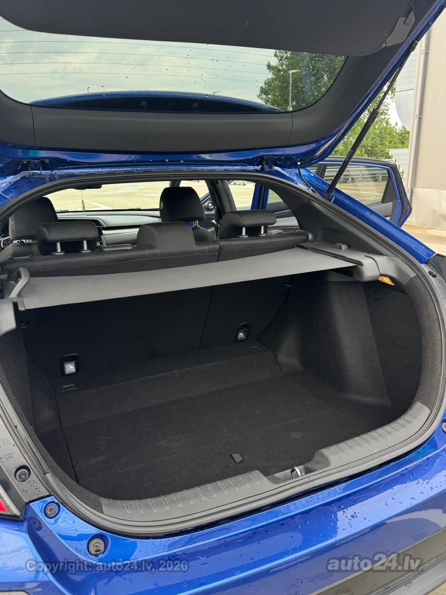 Blue Honda Civic 2018 in Tallinn, with an engine capacity of 1.00 L and mileage of 134 thousand km for 14900 €, photo 27 on AUTOMOTO.COM.LV