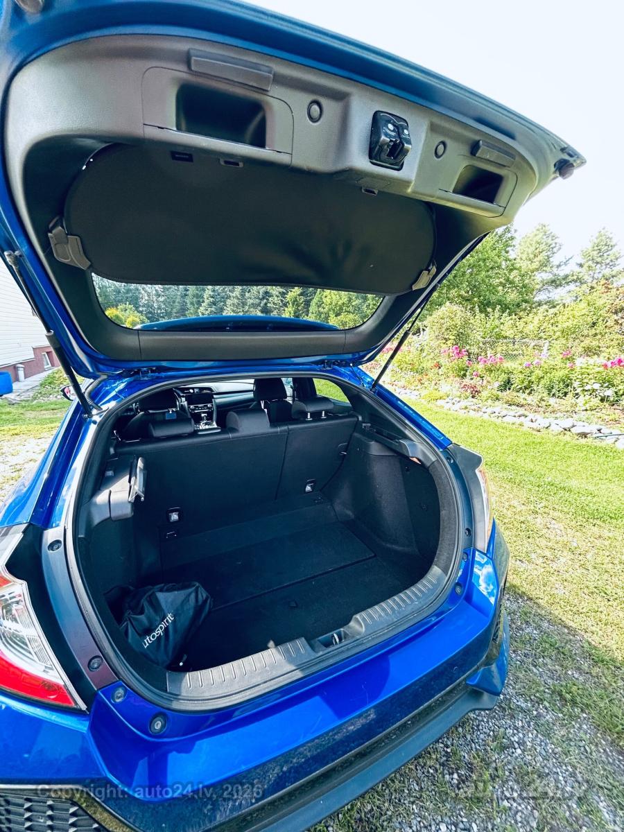 Blue Honda Civic 2018 in Tallinn, with an engine capacity of 1.00 L and mileage of 90 thousand km for 14500 €, photo 9 on AUTOMOTO.COM.LV