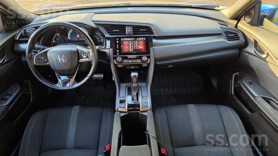 Zils Honda Civic 2018 Rīga, ar dzinēja tilpumu 1.00 L un nobraukumu 96 tūkst. km par 10500 €, foto 8 vietnē AUTOMOTO.COM.LV