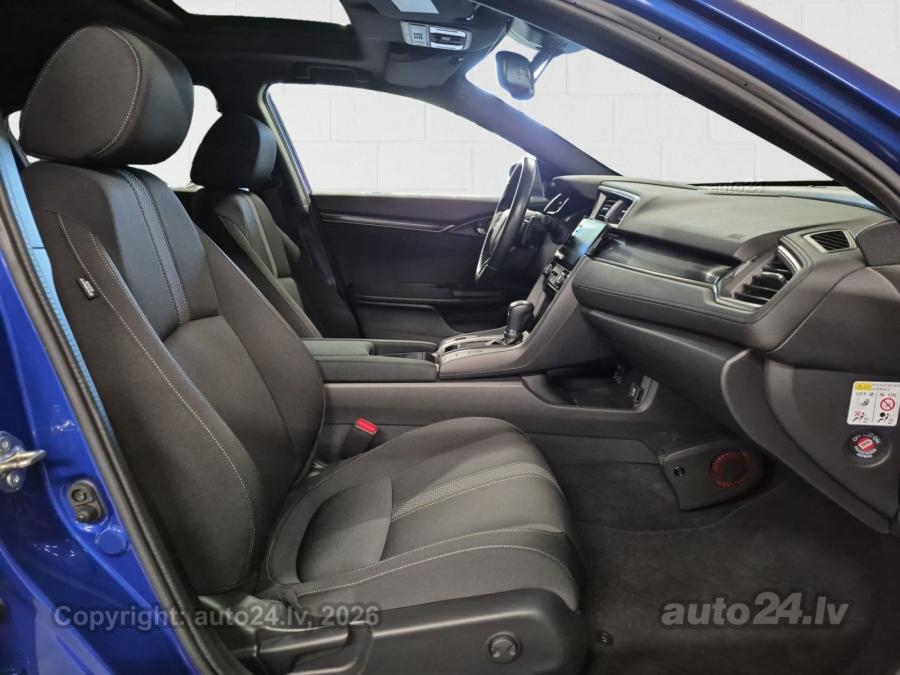 Blue Honda Civic 2021 in Tallinn, with an engine capacity of 1.50 L and mileage of 106 thousand km for 18990 €, photo 7 on AUTOMOTO.COM.LV
