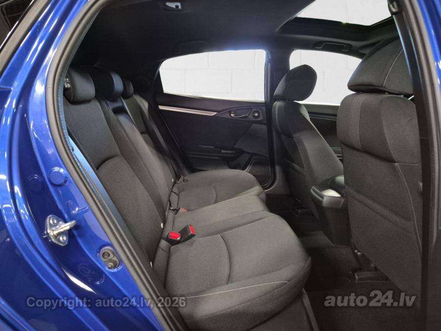 Blue Honda Civic 2021 in Tallinn, with an engine capacity of 1.50 L and mileage of 106 thousand km for 18990 €, photo 8 on AUTOMOTO.COM.LV
