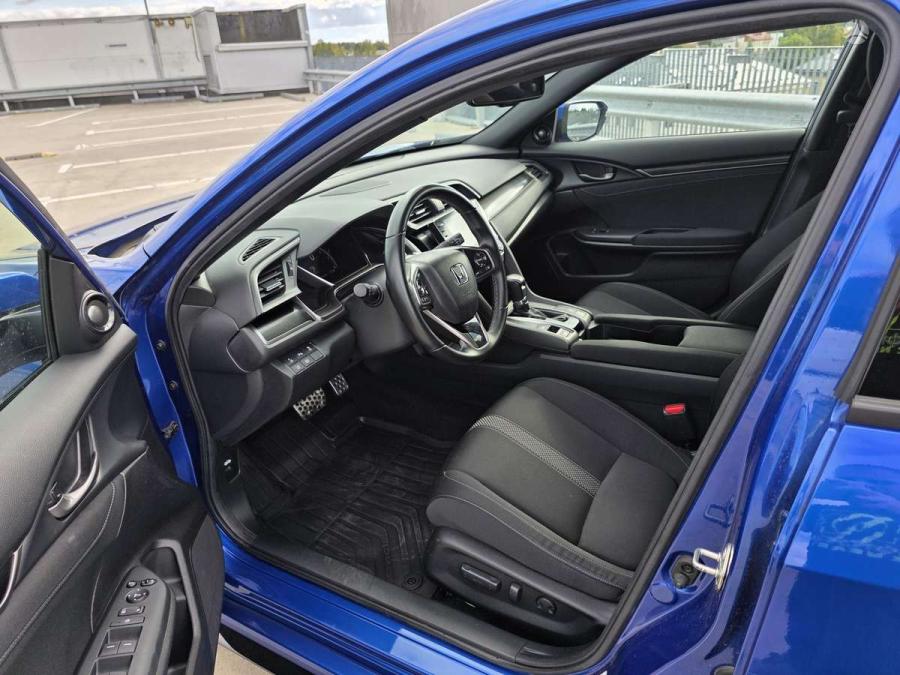 Zils Honda Civic 2021 Šauļi, ar dzinēja tilpumu 1.50 L un nobraukumu 64 tūkst. km par 18990 €, foto 24 vietnē AUTOMOTO.COM.LV