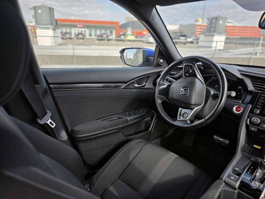 Zils Honda Civic 2021 Šauļi, ar dzinēja tilpumu 1.50 L un nobraukumu 64 tūkst. km par 18990 €, foto 32 vietnē AUTOMOTO.COM.LV