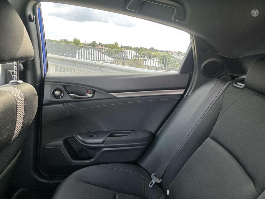 Zils Honda Civic 2021 Šauļi, ar dzinēja tilpumu 1.50 L un nobraukumu 64 tūkst. km par 18990 €, foto 41 vietnē AUTOMOTO.COM.LV