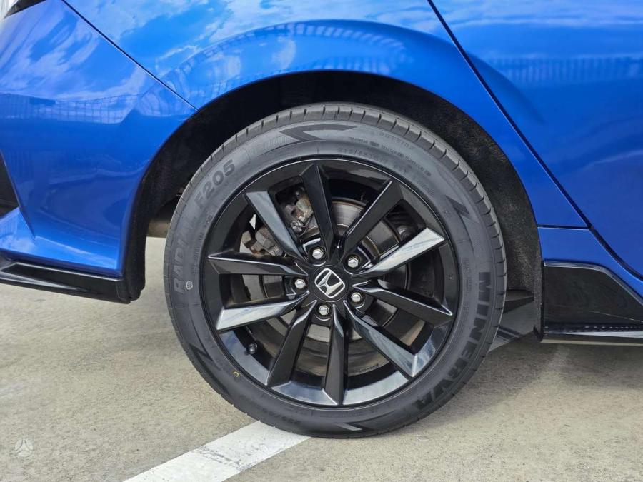 Zils Honda Civic 2021 Šauļi, ar dzinēja tilpumu 1.50 L un nobraukumu 64 tūkst. km par 18990 €, foto 51 vietnē AUTOMOTO.COM.LV