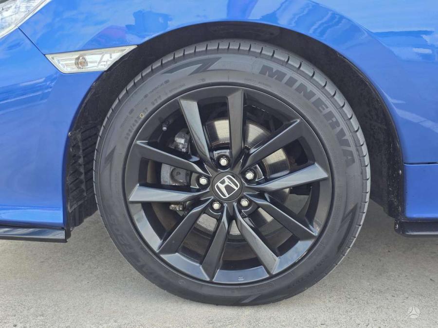 Zils Honda Civic 2021 Šauļi, ar dzinēja tilpumu 1.50 L un nobraukumu 64 tūkst. km par 18990 €, foto 53 vietnē AUTOMOTO.COM.LV