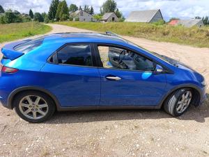 Blue Honda Civic 2023 in Taurage, with an engine capacity of 2.20 L and mileage of 279 thousand km for 950 €, photo 4 on AUTOMOTO.COM.LV