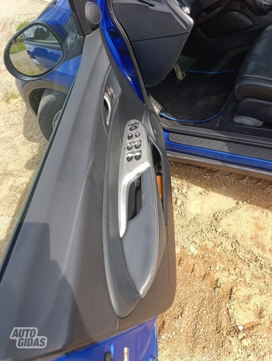 Blue Honda Civic 2023 in Taurage, with an engine capacity of 2.20 L and mileage of 279 thousand km for 950 €, photo 11 on AUTOMOTO.COM.LV