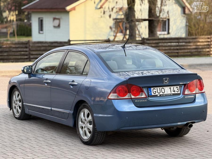 Blue Honda Civic 2006 in Kaisiadorys, with an engine capacity of 1.30 L and mileage of 203 thousand km for 2300 €, photo 10 on AUTOMOTO.COM.LV