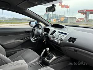Zils Honda Civic 2006 Tallina, ar dzinēja tilpumu 1.80 L un nobraukumu 160 tūkst. km par 2299 €, foto 6 vietnē AUTOMOTO.COM.LV