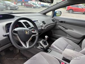 Zils Honda Civic 2006 Tallina, ar dzinēja tilpumu 1.80 L un nobraukumu 160 tūkst. km par 2299 €, foto 8 vietnē AUTOMOTO.COM.LV