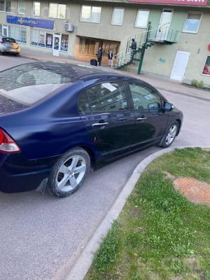 Blue Honda Civic 2006 in Riga, with an engine capacity of 1.80 L and mileage of 400 thousand km for 1699 €, photo 3 on AUTOMOTO.COM.LV