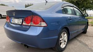 Blue Honda Civic 2006 in Vilnius, with an engine capacity of 1.30 L and mileage of 330 thousand km for 2900 €, photo 18 on AUTOMOTO.COM.LV