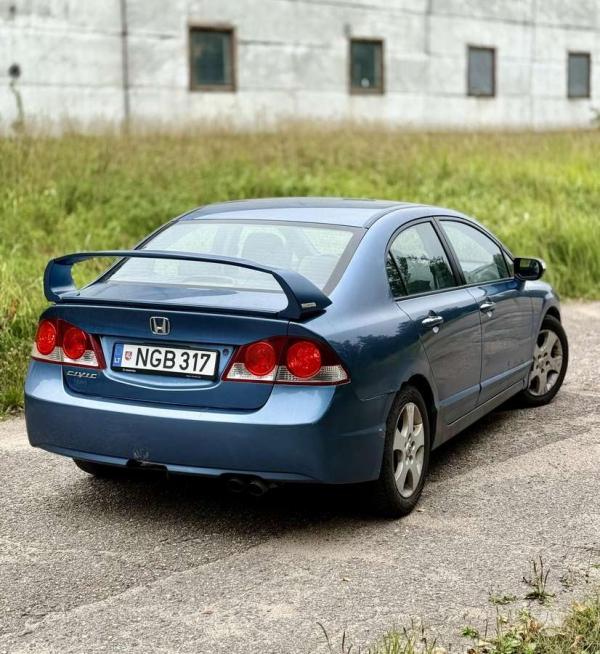 Синий Хонда Цивик 2006 в Вильнюс, объемом двигателя 1.80 л и пробегом 270 тыс. км за 750 €, фото 6 на AUTOMOTO.COM.LV