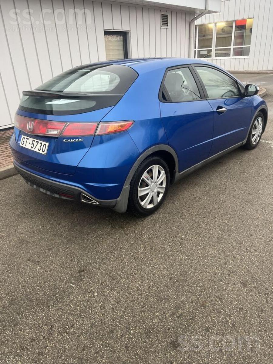 Zils Honda Civic 2007 Rīga, ar dzinēja tilpumu 1.80 L un nobraukumu 255 tūkst. km par 2500 €, foto 2 vietnē AUTOMOTO.COM.LV