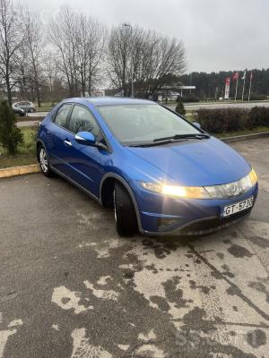 Zils Honda Civic 2007 Rīga, ar dzinēja tilpumu 1.80 L un nobraukumu 255 tūkst. km par 2500 €, foto 6 vietnē AUTOMOTO.COM.LV