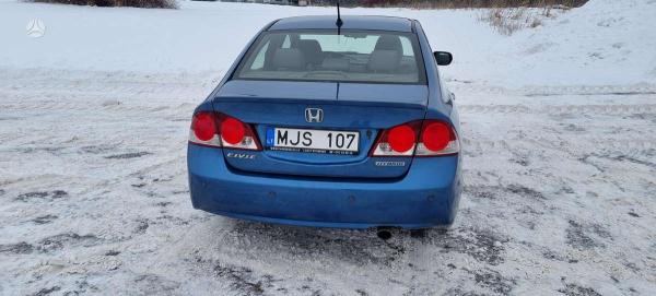 Zils Honda Civic 2007 Viļņa, ar dzinēja tilpumu 1.34 L un nobraukumu 200 tūkst. km par 1600 €, foto 6 vietnē AUTOMOTO.COM.LV