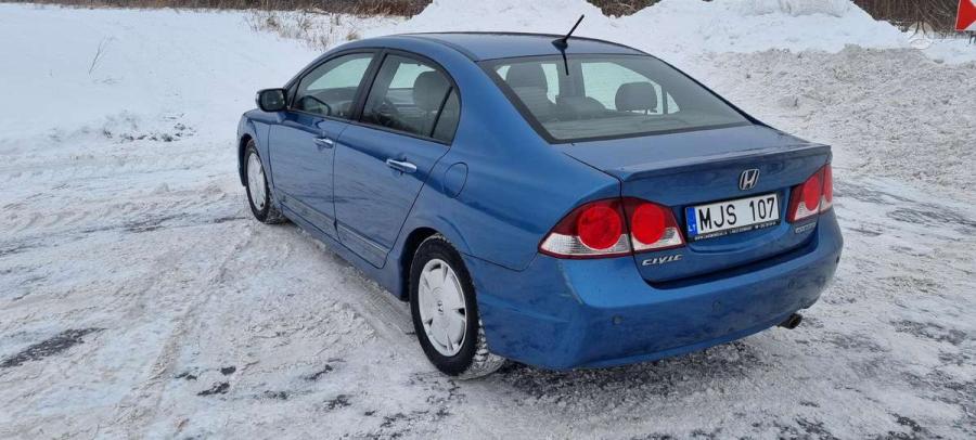 Zils Honda Civic 2007 Viļņa, ar dzinēja tilpumu 1.34 L un nobraukumu 200 tūkst. km par 1600 €, foto 7 vietnē AUTOMOTO.COM.LV