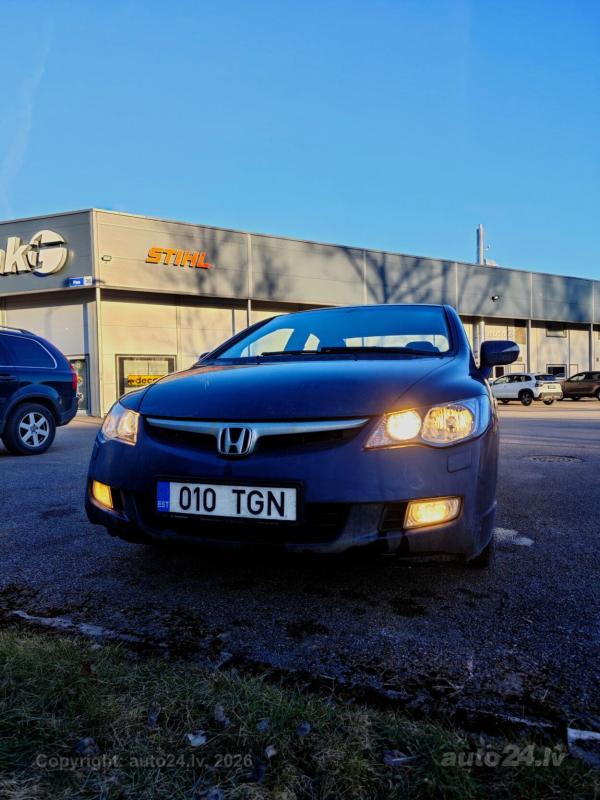 Zils Honda Civic 2007 Tallina, ar dzinēja tilpumu 1.80 L un nobraukumu 352 tūkst. km par 1200 €, foto 6 vietnē AUTOMOTO.COM.LV