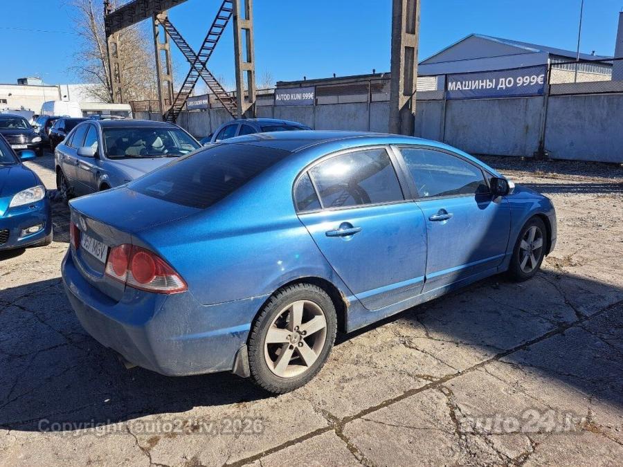 Zils Honda Civic 2007 Tallina, ar dzinēja tilpumu 1.80 L un nobraukumu 275 tūkst. km par 899 €, foto 4 vietnē AUTOMOTO.COM.LV