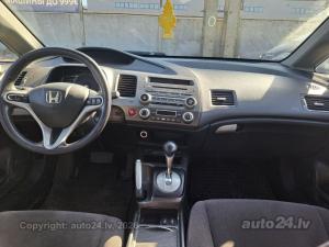 Zils Honda Civic 2007 Tallina, ar dzinēja tilpumu 1.80 L un nobraukumu 275 tūkst. km par 899 €, foto 6 vietnē AUTOMOTO.COM.LV