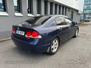 Zils Honda Civic 2007 Tallina, ar dzinēja tilpumu 1.80 L un nobraukumu 186 tūkst. km par 699 €, foto 6 vietnē AUTOMOTO.COM.LV