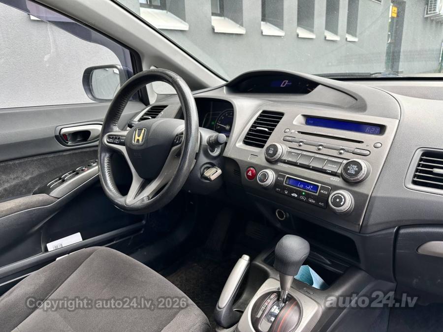 Zils Honda Civic 2007 Tallina, ar dzinēja tilpumu 1.80 L un nobraukumu 186 tūkst. km par 699 €, foto 9 vietnē AUTOMOTO.COM.LV
