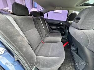 Zils Honda Civic 2007 Tallina, ar dzinēja tilpumu 1.80 L un nobraukumu 186 tūkst. km par 699 €, foto 12 vietnē AUTOMOTO.COM.LV