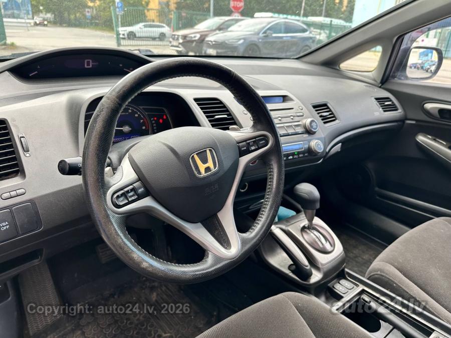 Zils Honda Civic 2007 Tallina, ar dzinēja tilpumu 1.80 L un nobraukumu 186 tūkst. km par 699 €, foto 13 vietnē AUTOMOTO.COM.LV
