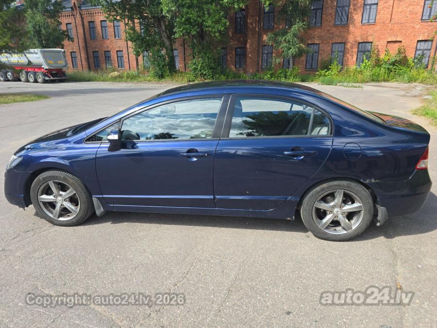 Синий Хонда Цивик 2007 в Таллин, объемом двигателя 1.80 л и пробегом 159 тыс. км за 2000 €, фото 9 на AUTOMOTO.COM.LV