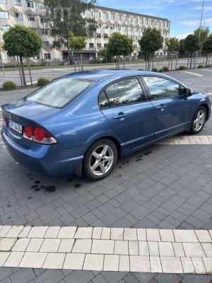 Blue Honda Civic 2007 in Jelgava, with an engine capacity of 1.80 L and mileage of 149 thousand km for 1488 €, photo 3 on AUTOMOTO.COM.LV
