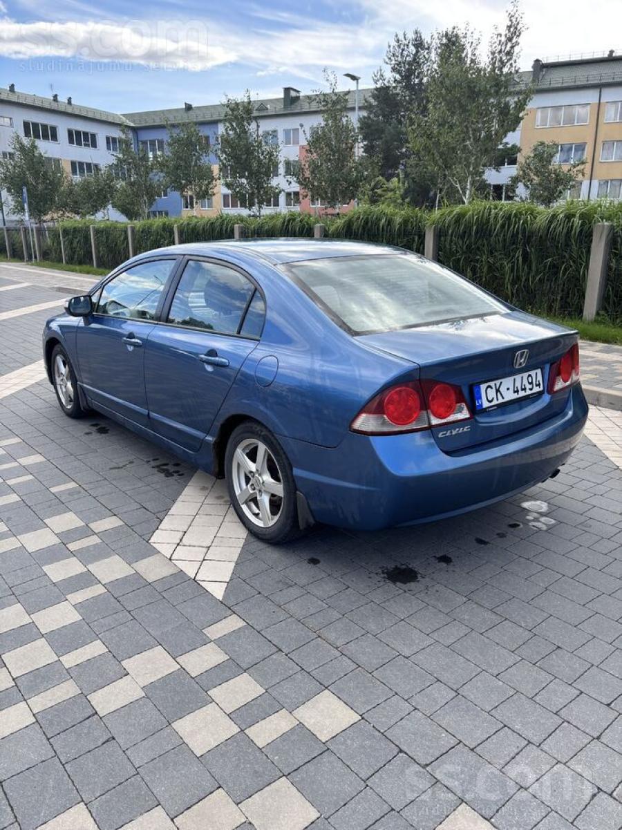 Blue Honda Civic 2007 in Jelgava, with an engine capacity of 1.80 L and mileage of 149 thousand km for 1488 €, photo 4 on AUTOMOTO.COM.LV