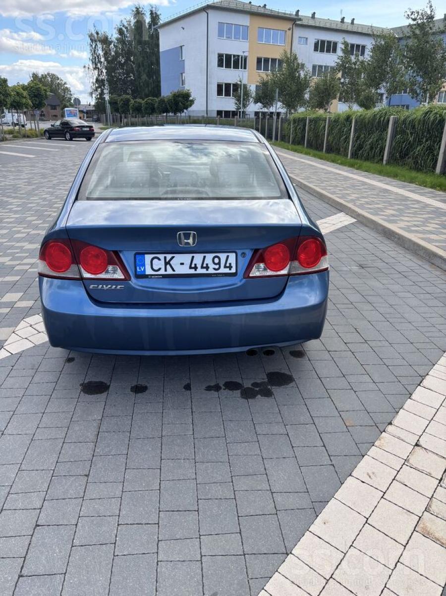 Blue Honda Civic 2007 in Jelgava, with an engine capacity of 1.80 L and mileage of 149 thousand km for 1488 €, photo 5 on AUTOMOTO.COM.LV