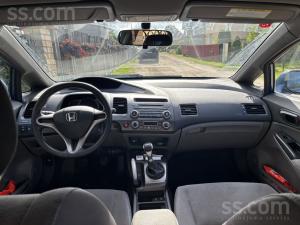 Blue Honda Civic 2007 in Jelgava, with an engine capacity of 1.80 L and mileage of 149 thousand km for 1488 €, photo 7 on AUTOMOTO.COM.LV