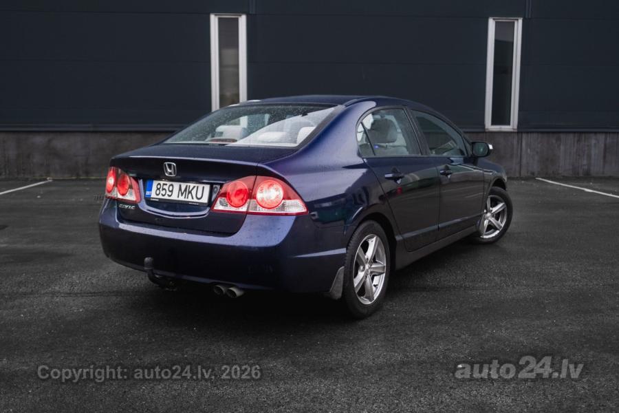 Zils Honda Civic 2007 Tallina, ar dzinēja tilpumu 1.80 L un nobraukumu 159 tūkst. km par 2499 €, foto 5 vietnē AUTOMOTO.COM.LV