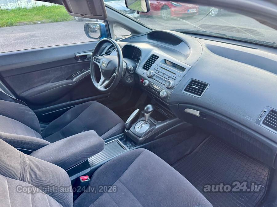 Синий Хонда Цивик 2007 в Таллин, объемом двигателя 1.80 л и пробегом 280 тыс. км за 1699 €, фото 6 на AUTOMOTO.COM.LV