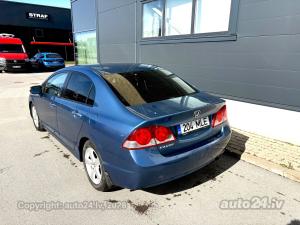 Blue Honda Civic 2008 in Tallinn, with an engine capacity of 1.80 L and mileage of 275 thousand km for 2299 €, photo 3 on AUTOMOTO.COM.LV
