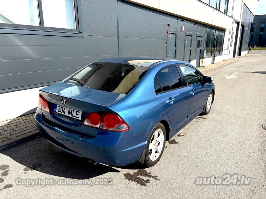 Blue Honda Civic 2008 in Tallinn, with an engine capacity of 1.80 L and mileage of 275 thousand km for 2299 €, photo 5 on AUTOMOTO.COM.LV