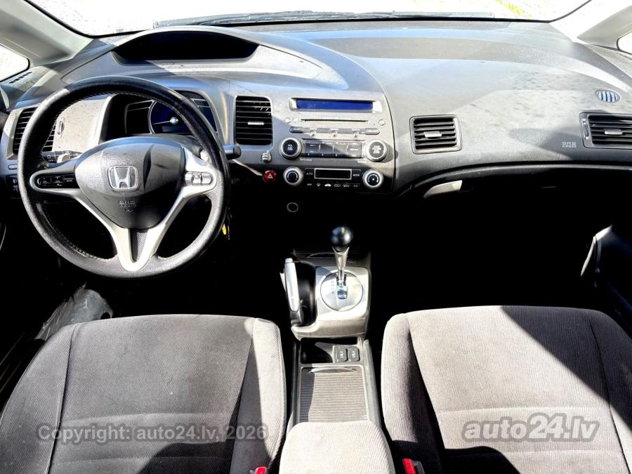 Blue Honda Civic 2008 in Tallinn, with an engine capacity of 1.80 L and mileage of 275 thousand km for 2299 €, photo 10 on AUTOMOTO.COM.LV