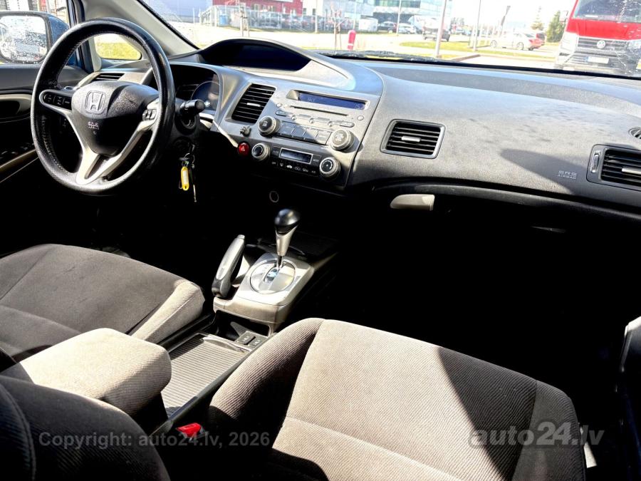 Blue Honda Civic 2008 in Tallinn, with an engine capacity of 1.80 L and mileage of 275 thousand km for 2299 €, photo 11 on AUTOMOTO.COM.LV