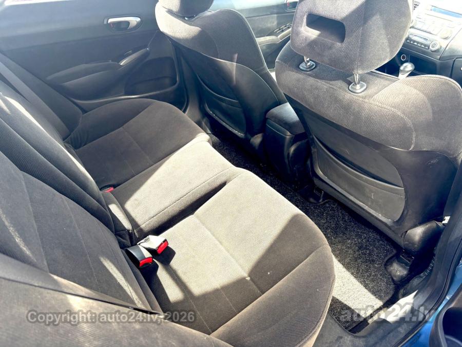Blue Honda Civic 2008 in Tallinn, with an engine capacity of 1.80 L and mileage of 275 thousand km for 2299 €, photo 12 on AUTOMOTO.COM.LV