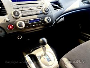 Blue Honda Civic 2008 in Tallinn, with an engine capacity of 1.80 L and mileage of 275 thousand km for 2299 €, photo 16 on AUTOMOTO.COM.LV