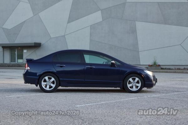 Blue Honda Civic 2008 in Tartu, with an engine capacity of 1.80 L and mileage of 164 thousand km for 3950 €, photo 4 on AUTOMOTO.COM.LV