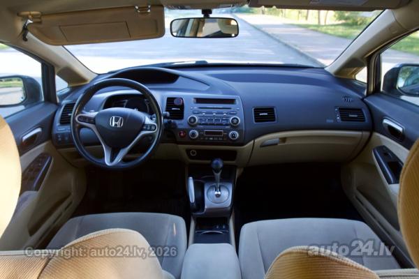 Blue Honda Civic 2008 in Tartu, with an engine capacity of 1.80 L and mileage of 164 thousand km for 3950 €, photo 5 on AUTOMOTO.COM.LV