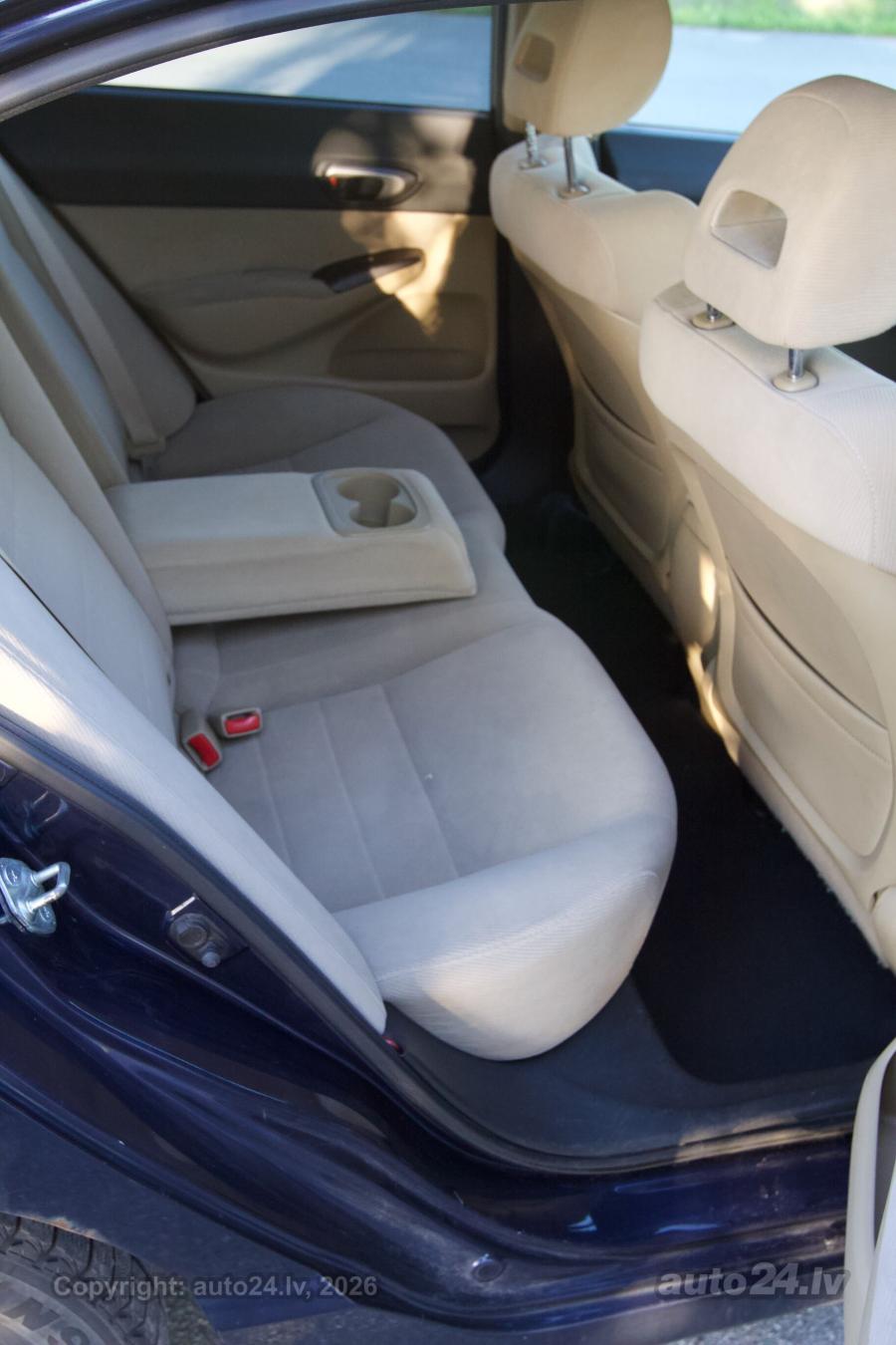 Zils Honda Civic 2008 Tartu, ar dzinēja tilpumu 1.80 L un nobraukumu 164 tūkst. km par 3950 €, foto 12 vietnē AUTOMOTO.COM.LV
