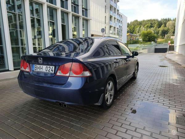 Zils Honda Civic 2008 Viļņa, ar dzinēja tilpumu 1.80 L un nobraukumu 189 tūkst. km par 1650 €, foto 6 vietnē AUTOMOTO.COM.LV