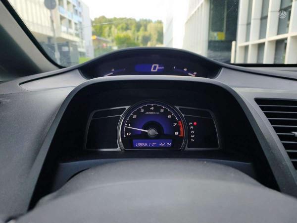 Zils Honda Civic 2008 Viļņa, ar dzinēja tilpumu 1.80 L un nobraukumu 189 tūkst. km par 1650 €, foto 9 vietnē AUTOMOTO.COM.LV