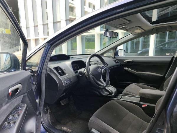 Zils Honda Civic 2008 Viļņa, ar dzinēja tilpumu 1.80 L un nobraukumu 189 tūkst. km par 1650 €, foto 8 vietnē AUTOMOTO.COM.LV